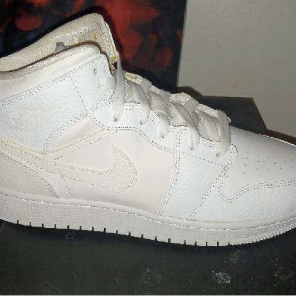 Jordan 1s - Gem